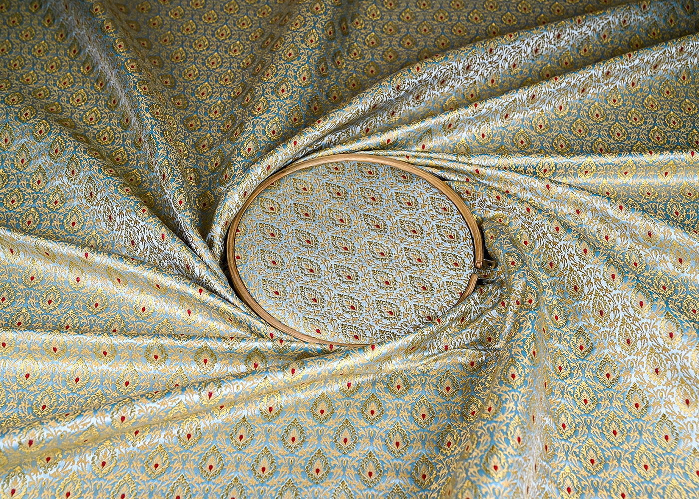 (Pre-Cut 1.75 MTR) Blue Banarasi Brocade Fabric With All Over Thread A