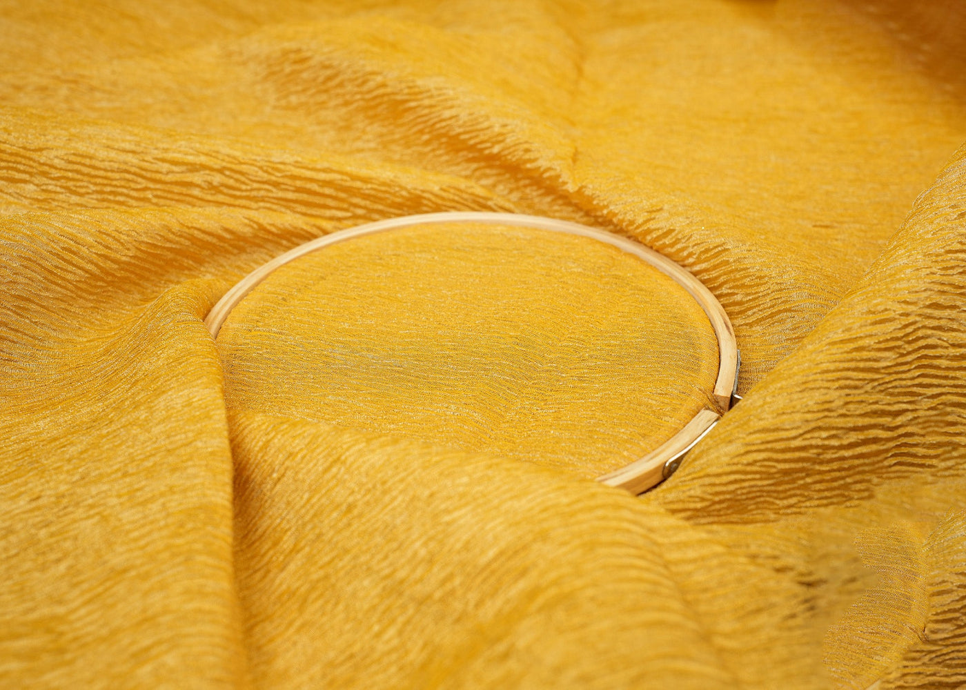 Yellow crushed tissue with golden shimmer 9259(7)